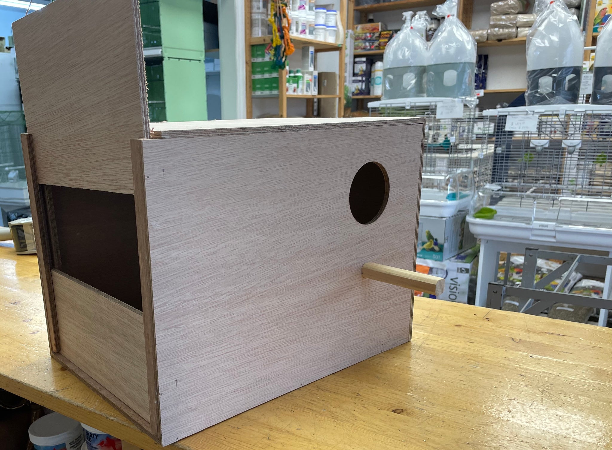 Nest&nest boxes — Aves Canada